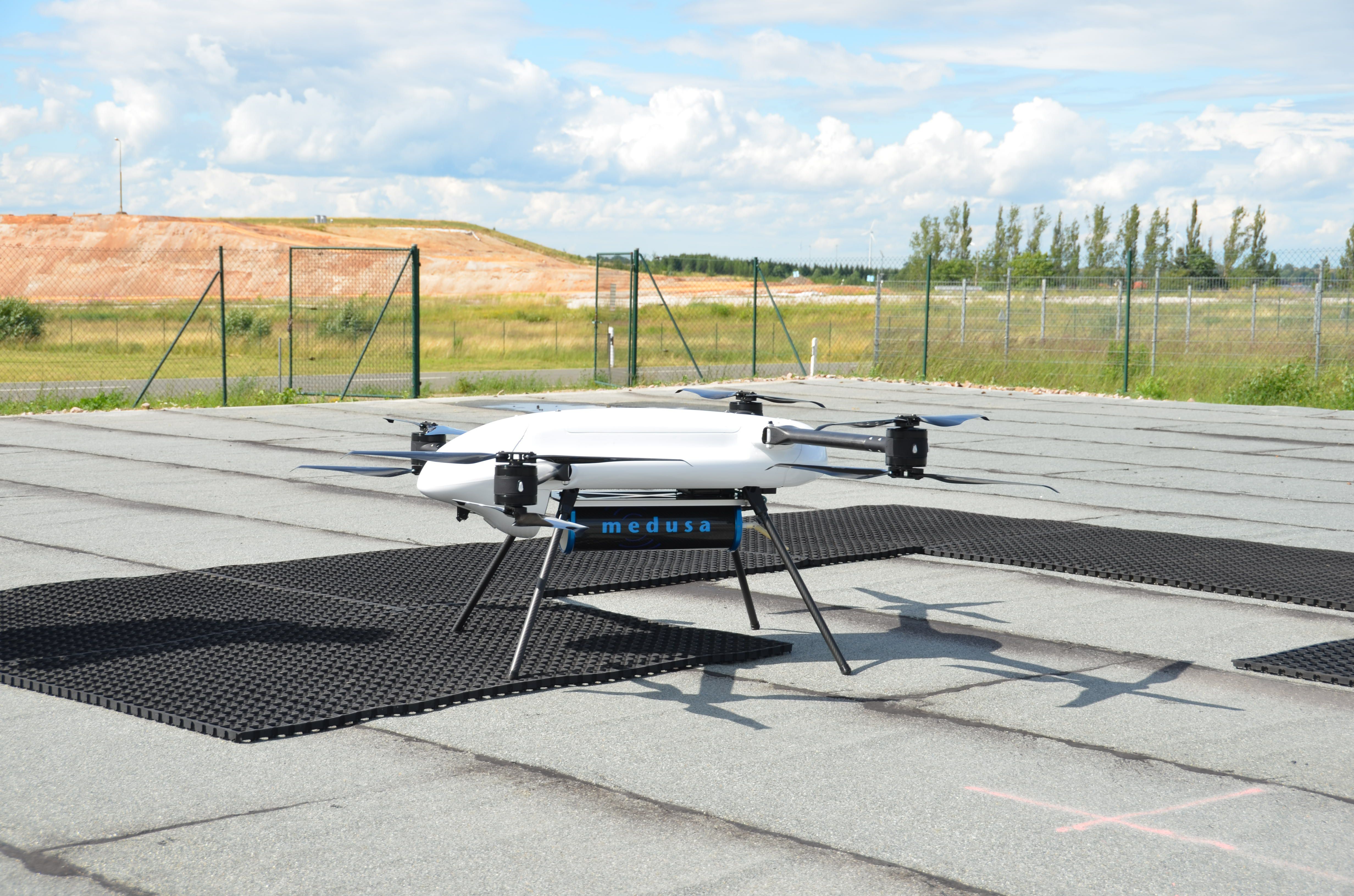 Mounting of a gamma-ray spectrometer