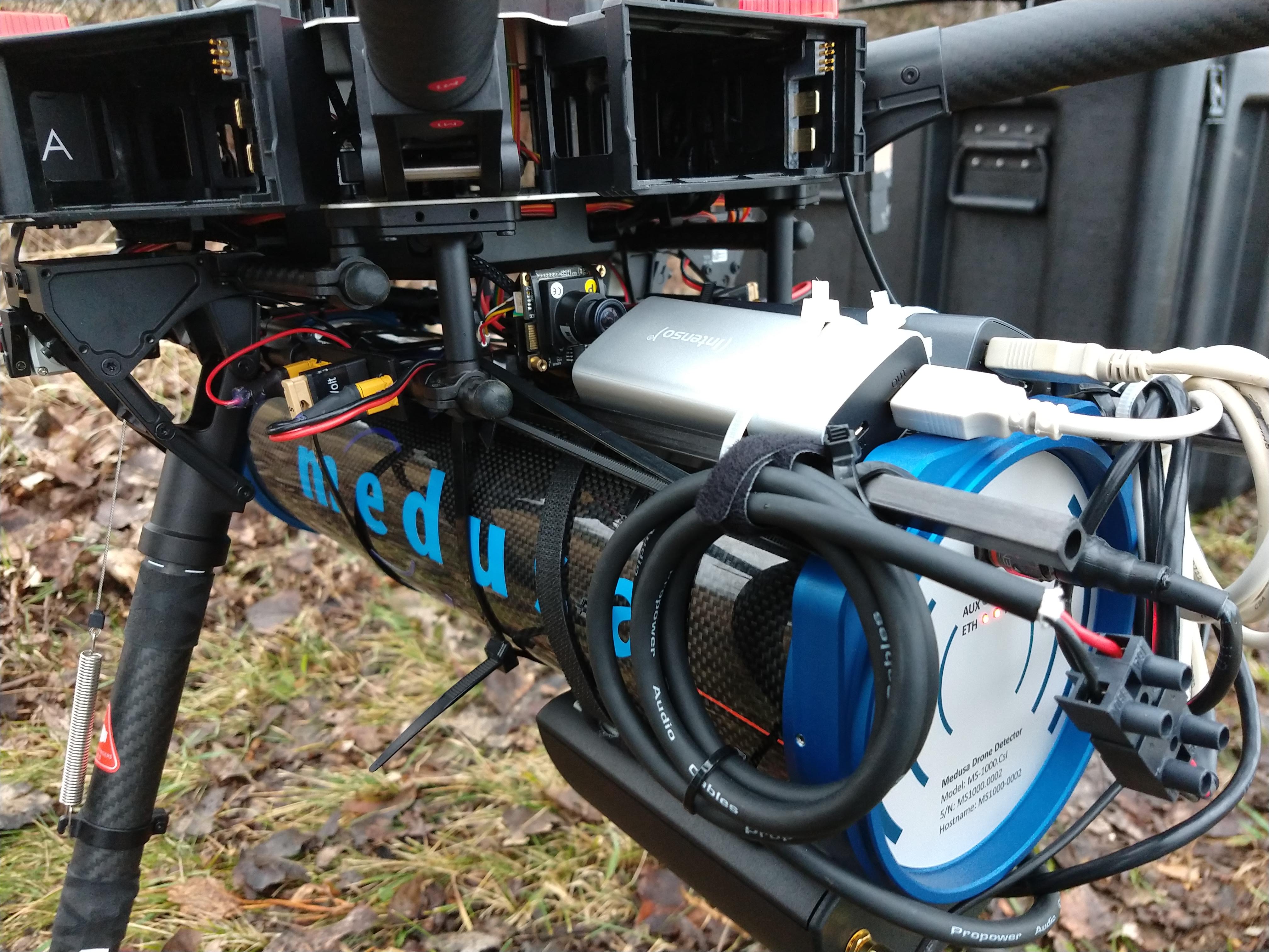 Mounting of a gamma-ray spectrometer
