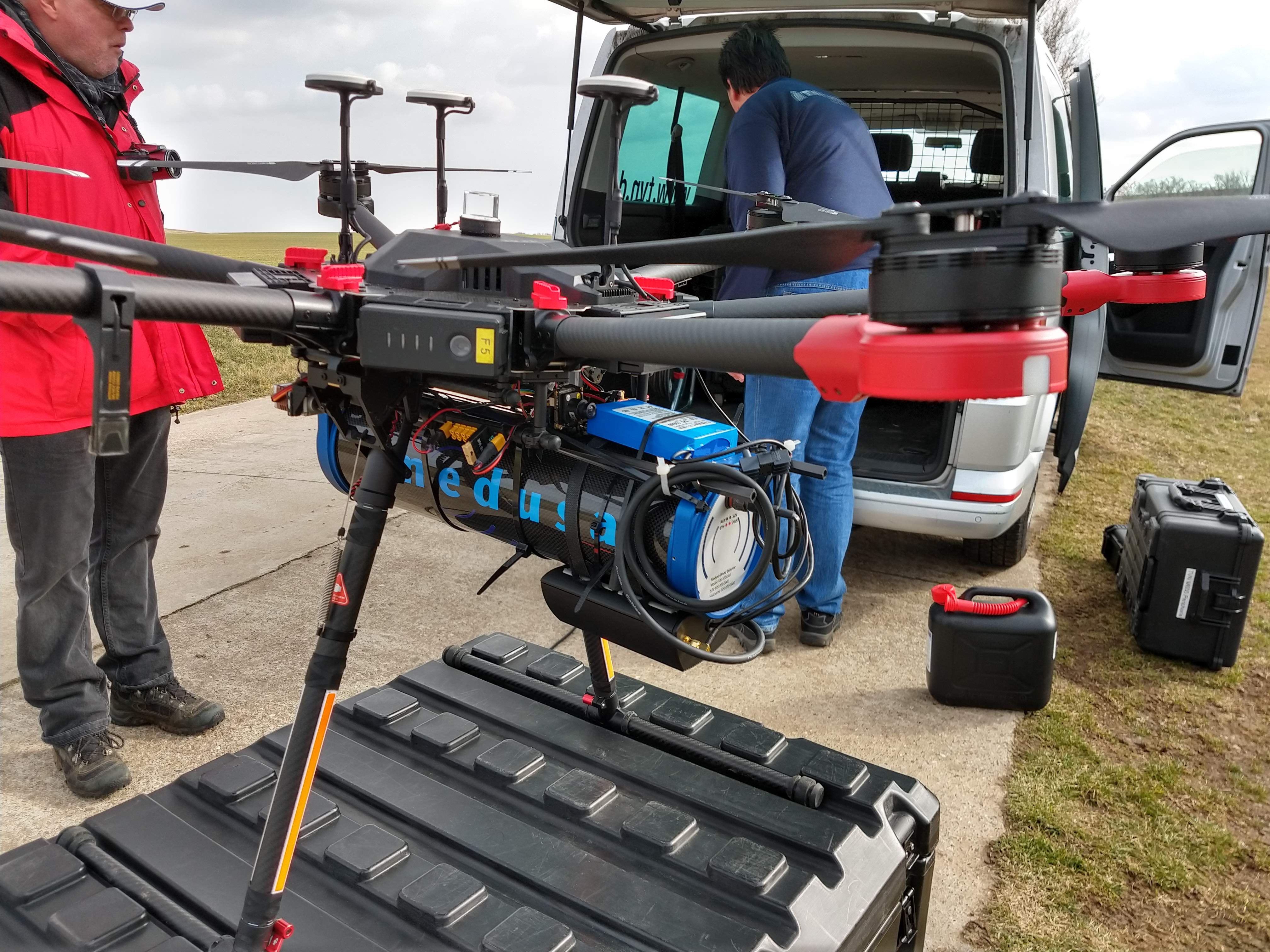 Mounting of a gamma-ray spectrometer